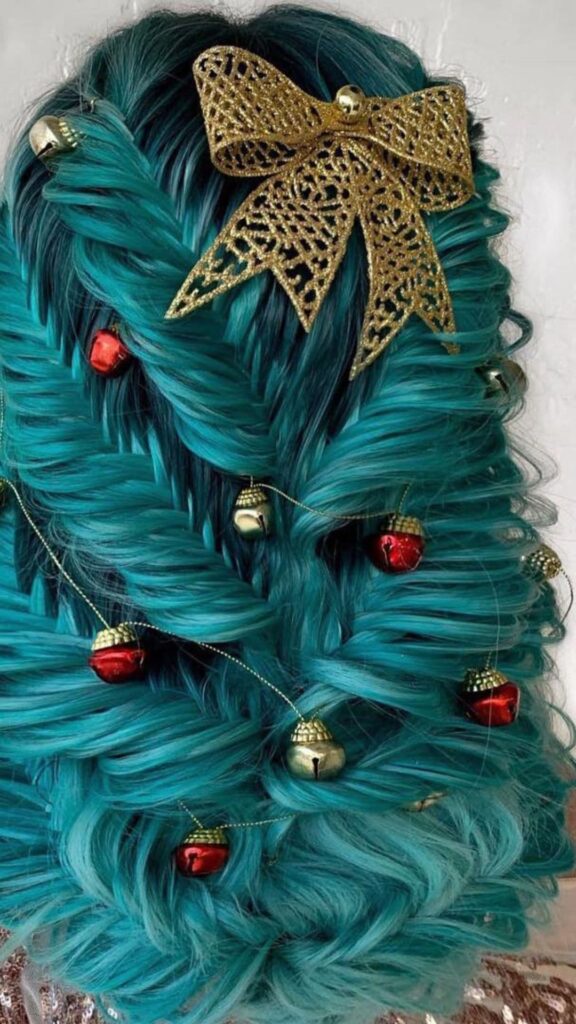 20 Christmas Tree Hairstyles That’ll Make You the Star of the Party | Lookosm